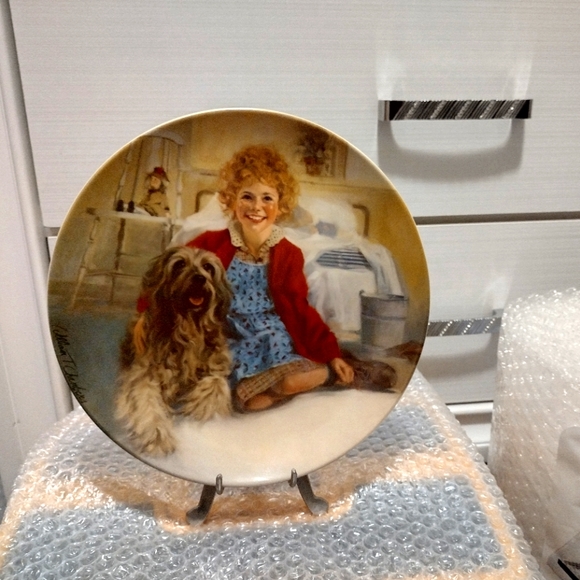 Knowles company | Art | Limited Edition Annie And Sandy First Issue In ...